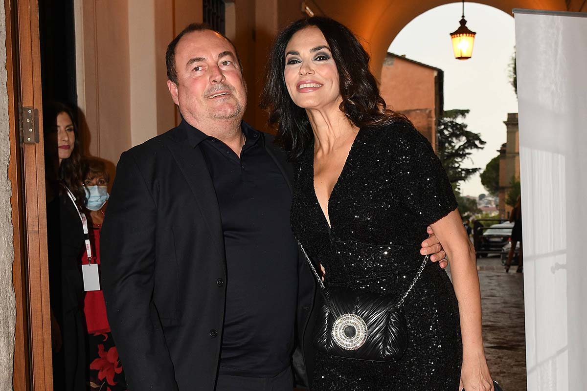 Chi è il marito di Maria Grazia Cucinotta, Giulio Violati ... Chi è il marito di Maria Grazia Cucinotta, Giulio Violati ...